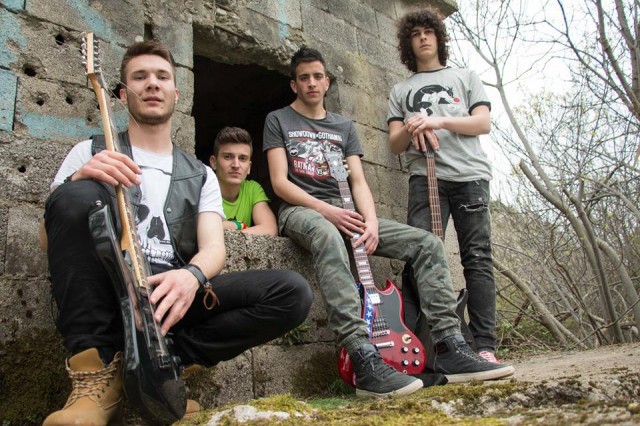 FOTO/VIDEO Rock grupa „Nešto Između“ izdala novi singl pod nazivom ...