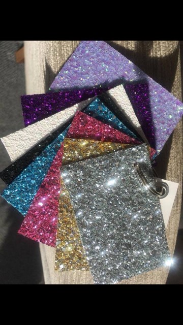 Možete naručiti lijes prekriven šljokicama za blistav izgled i nakon ...