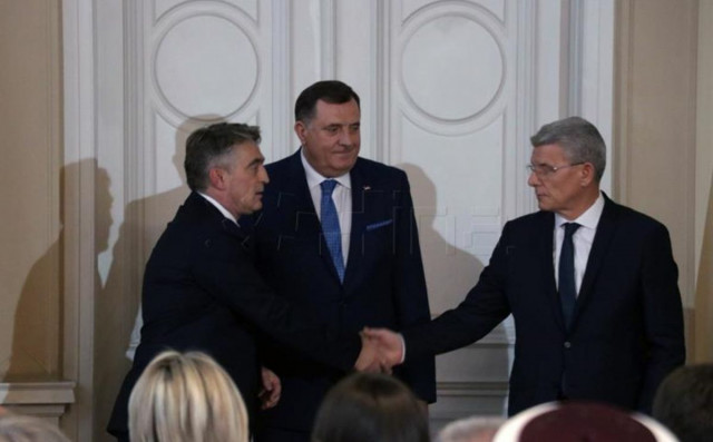 Komšić i Dodik se posvađali oko odnosa prema Crnoj Gori | Vijesti ... Komšić i Dodik se posvađali oko odnosa prema Crnoj Gori | Vijesti ...