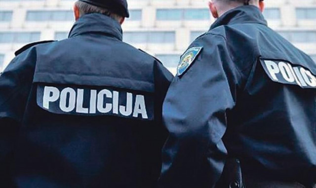 FILMSKA PLJAČKA U HRVATSKOJ Lažni policajci bogatoj Zagrepčanki oteli ...