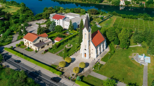 FOTO BIJELO POLJE 130 godina župe i 110 godina župne crkve | Vijesti ...