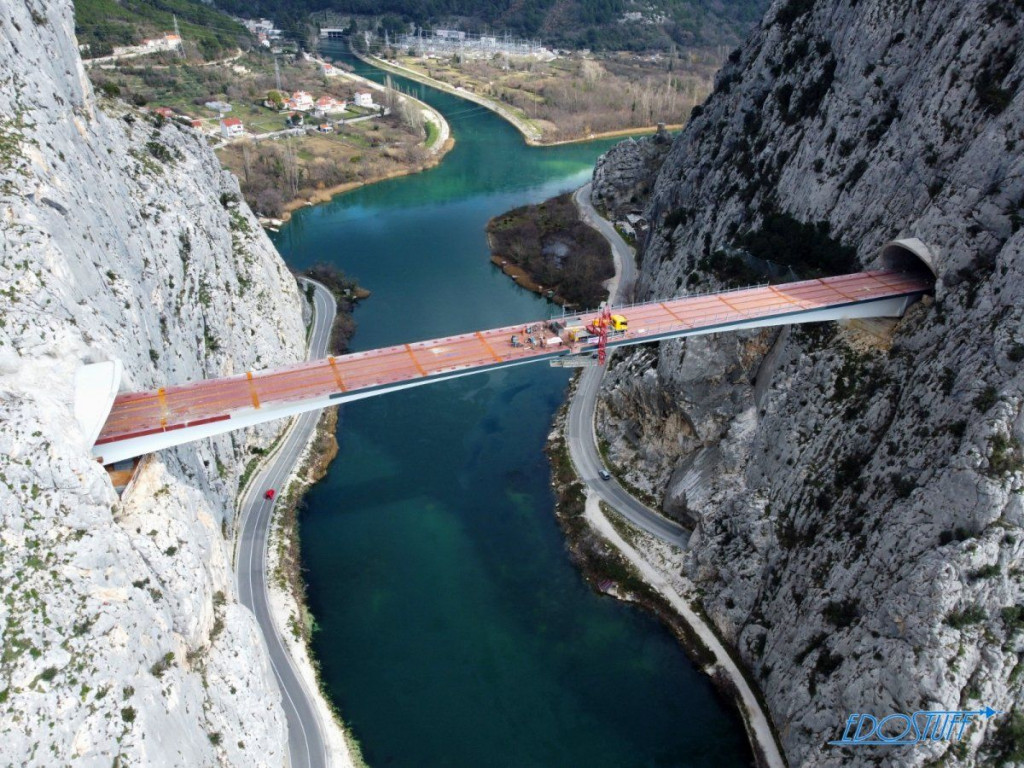 SVI SLAVE OSIM MJEŠTANA Danas se spaja most Cetina u Omišu | Vijesti ...