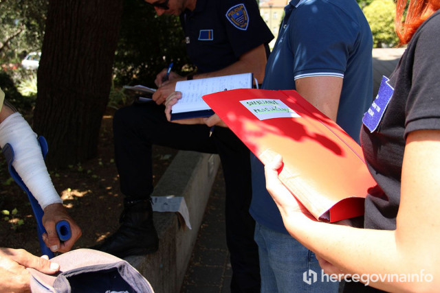 FOTO S navalom turista u Mostar navalili i prosjaci. Kazne za navođenje ...