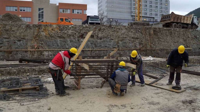 UVOZNA RADNA SNAGA U BiH oko 3.500 stranih radnika, poznato iz kojih ...
