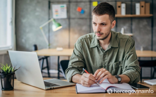 ZANIMLJIVA RASPRAVA NA REDDITU Može li se u BiH sa srednjom školom naći ...