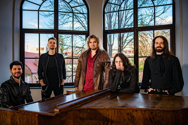 VIDEO Rock bend u pjesmi zaplovio u ljubavne vode | Vijesti Hercegovina ...