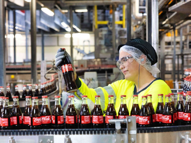 NAJVEĆE POVLAČENJE U ZADNJIH 25 GODINA Coca Cola s tržišta povlači 28 ...