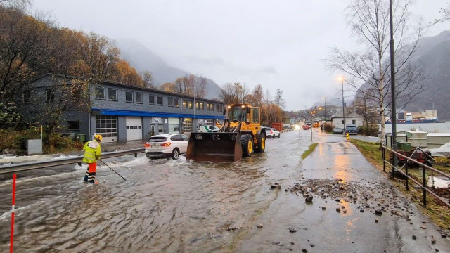DRAMATIČNO I U NORVEŠKOJ Noćne oluje uzrokovale poplave i klizišta ...