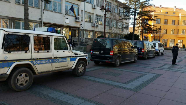 ŠTO SE DOGODILO U BRČKOM Policija u jednoj kući pronašla 31 dijete, navodno imala putovnice RH ...
