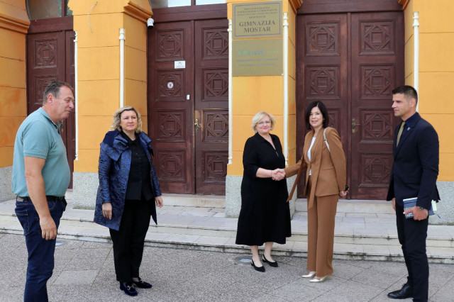 Vlasti obišle Gimnaziju Mostar i najavile strože mjere nakon napada na učenike | Vijesti ...