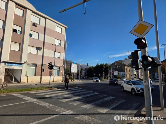 Semafor na mostarskom Bulevaru ne radi već 12 dana | Vijesti ...